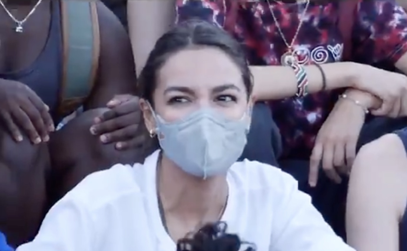 Watch As AOC Puts A Mask On For Pictures But Then Removes It ...